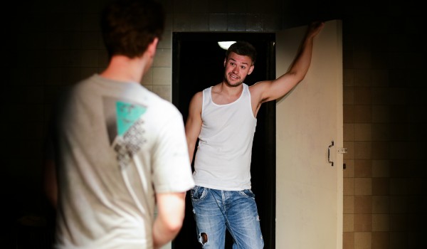 Review: Strangers In Between, King's Head Theatre